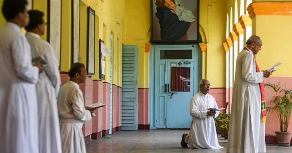 Holy Week turns homes into ‘mini churches’ in India | RVA