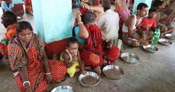 Displaced thousands sleep hungry in India weeks after cyclone | RVA