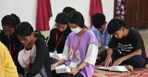 Basic Bible seminar for students, youth held in Cambodia | RVA
