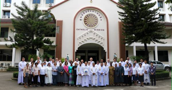 Foreign missionaries in Thailand find ways to be effective in mission | RVA