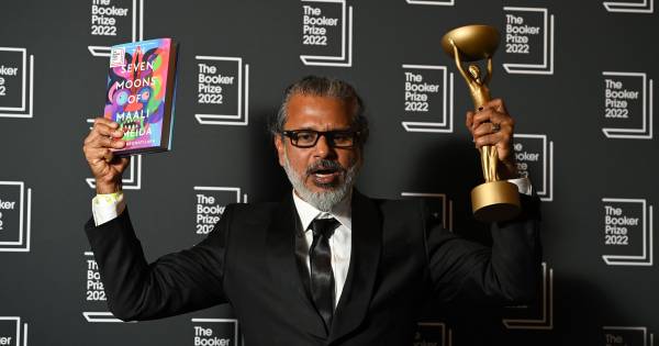 Sri Lankan writer wins the Booker Prize 2022 for "The Seven Moons of ...