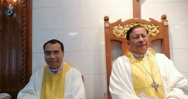 Myanmar Cardinal Bo and Bishop Noel Saw Nay Aye celebrate their ...