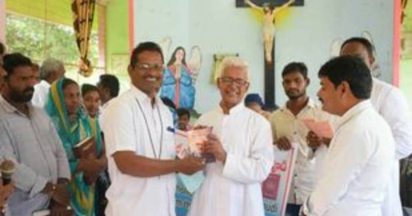 India: “A Bible for Every Home” reaches over 2,500 families in one year ...