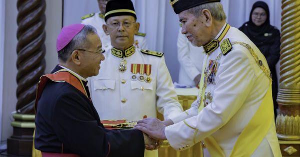 Malaysia’s Archbishop Poh receives ‘Dato’ title | RVA