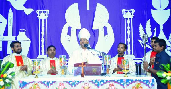 India: 300 Children receive First Holy Communion in a blessed ...