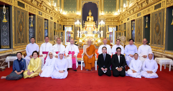 Church leaders greet Supreme Buddhist Patriarch on Visakha Bucha Day in ...