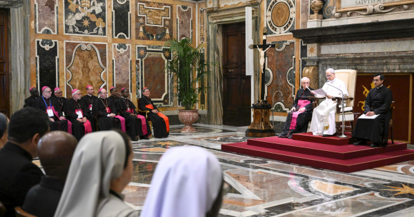 Pope Leo XIV thanks Roman Curia and Vatican staff for their service ...