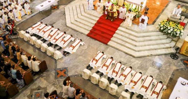 Filipino Archbishop calls on newly ordained to be “be bringers of hope ...