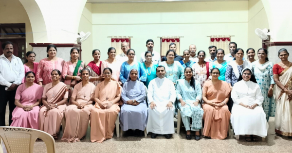 South Indian Diocese Holds Renewal Program for Extraordinary Ministers ...